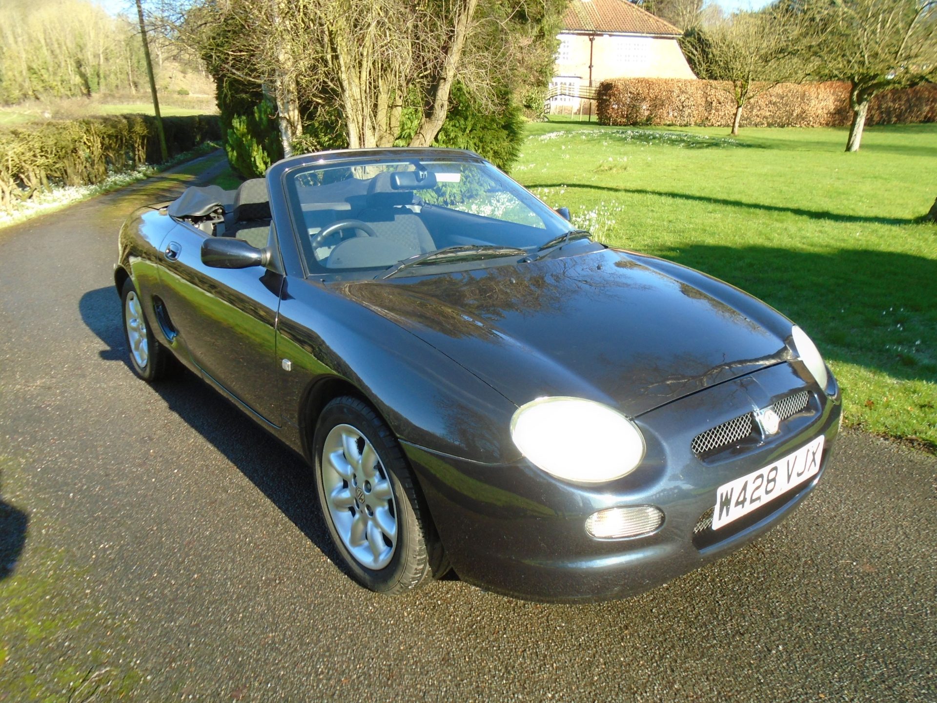 2000 MGF – one owner, low mileage – SOLD | The Vintage Petrol Pump Garage